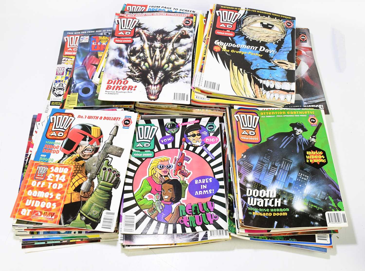 Lot 741 - 2000 AD COMICS; a large collection of comics