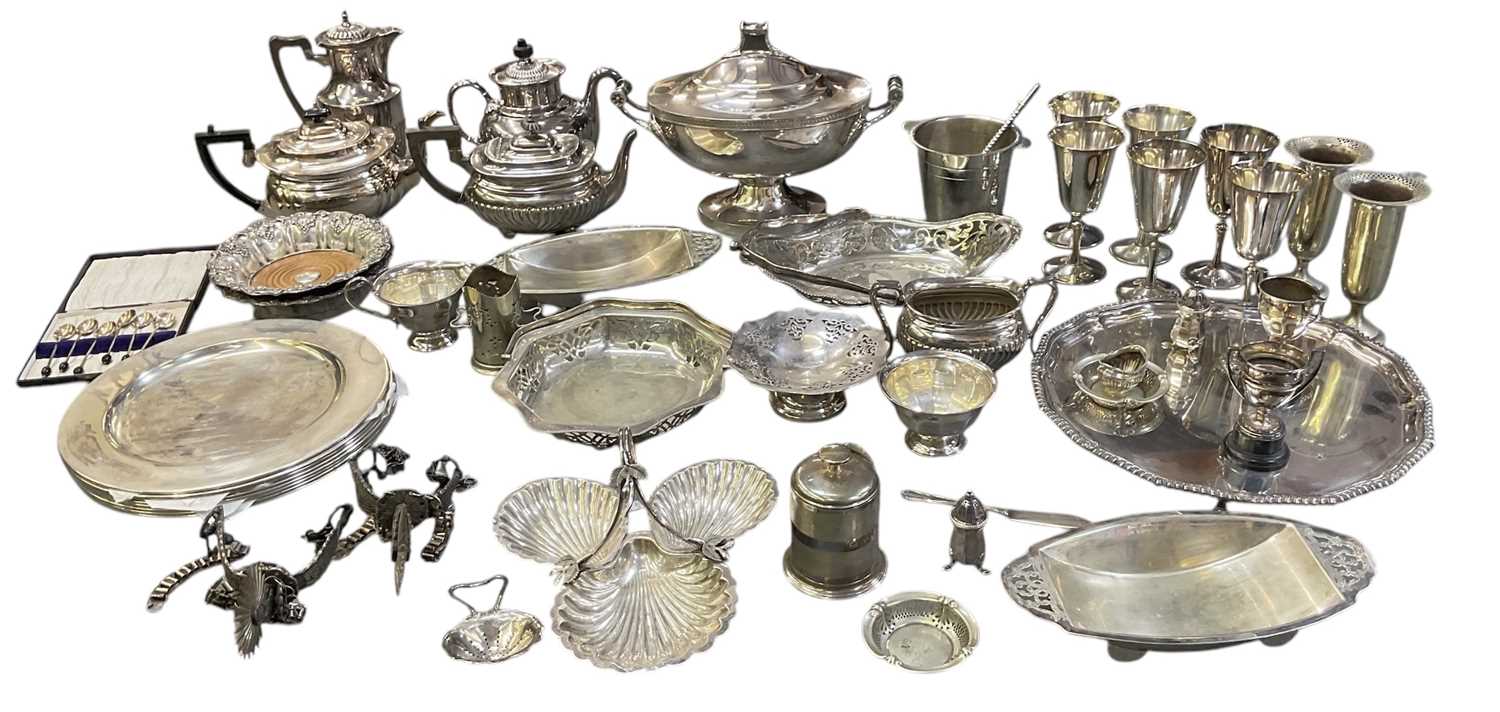Lot 1230 - A large quantity of silver plated items