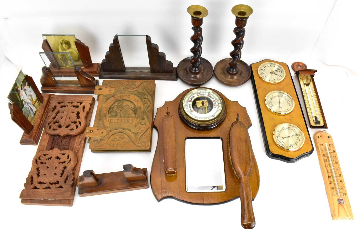 Lot 148 - Various vintage wooden items to include a