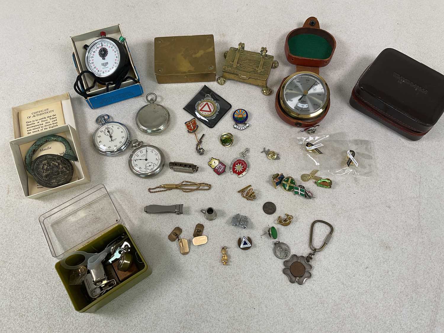 Lot 66 - A group of collectors' items, including stop