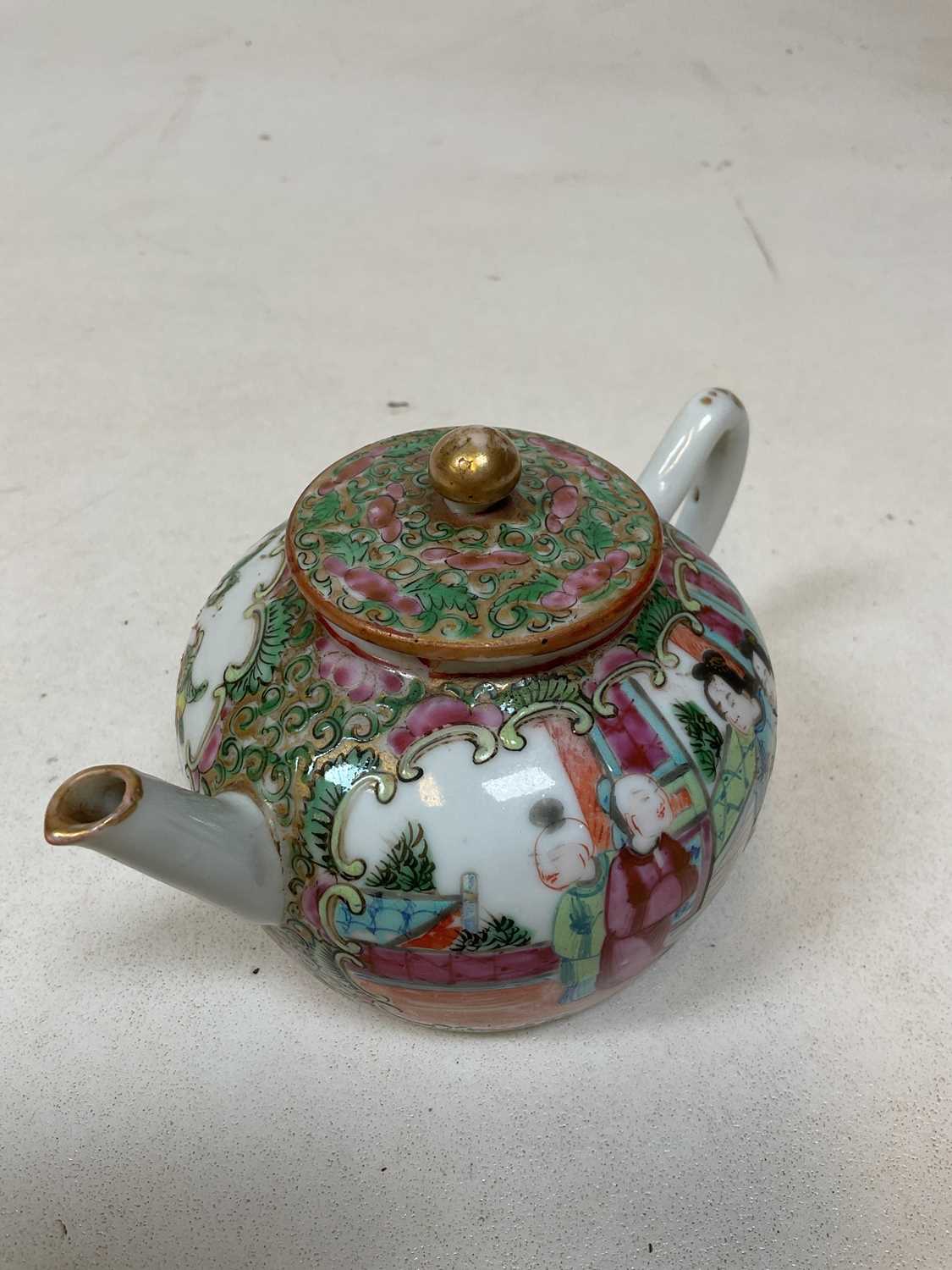 Lot 266 - A 19th century Chinese Canton enamel Famille