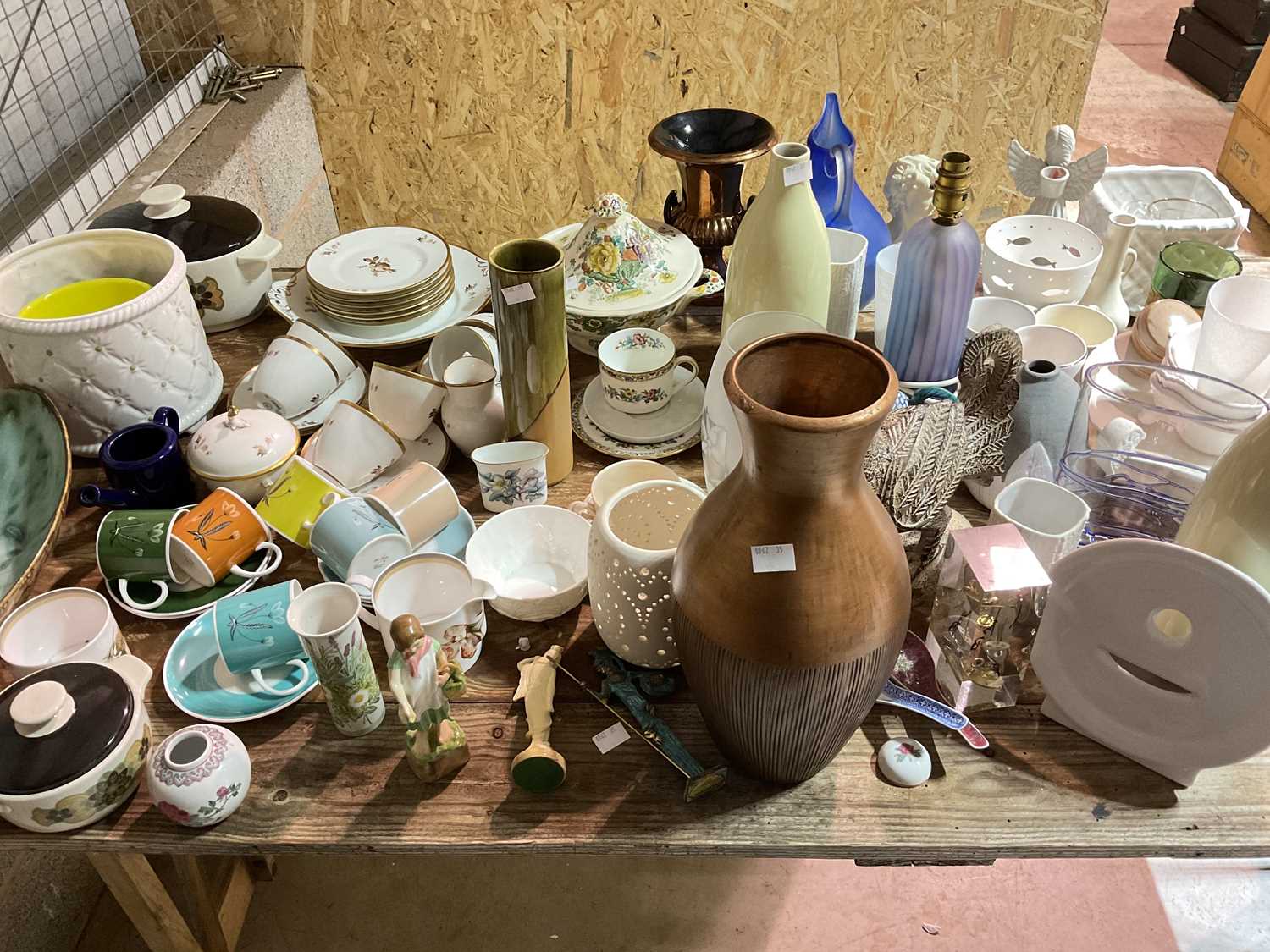 Lot 296 - A large quantity of decorative ceramics