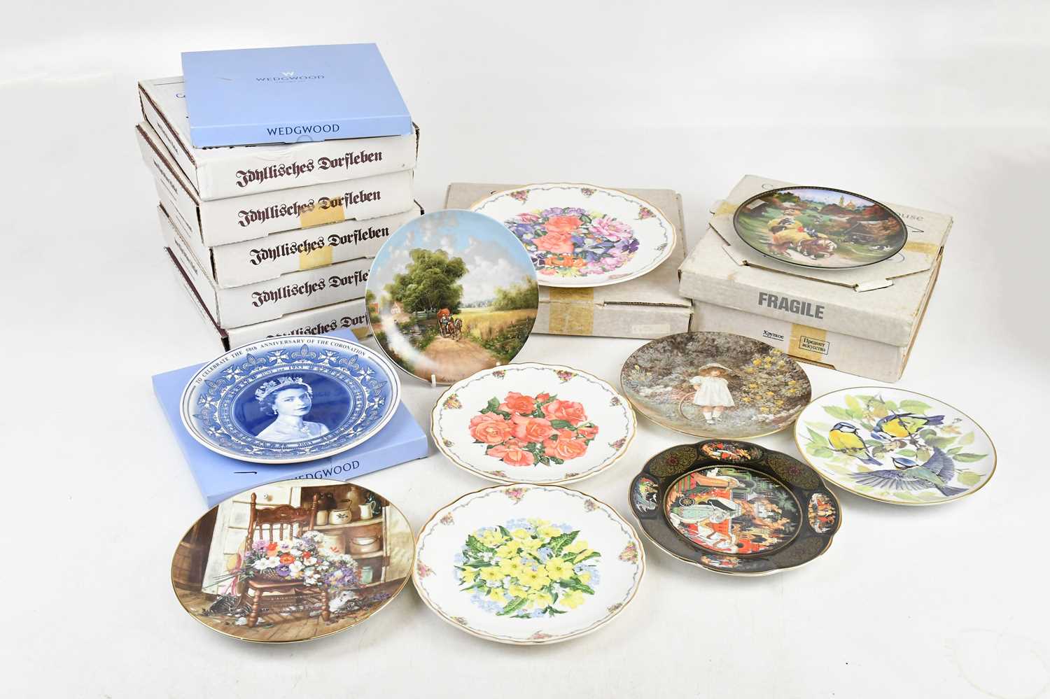 Lot 188 - An extensive collection of boxed collector's