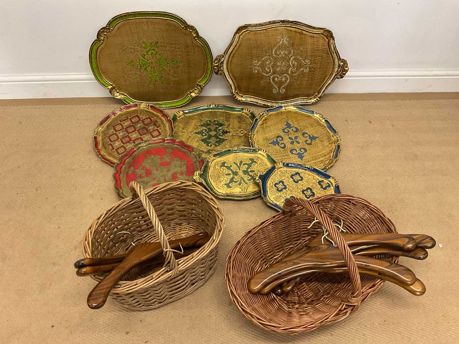Lot 20 - A small group of collectors' items,