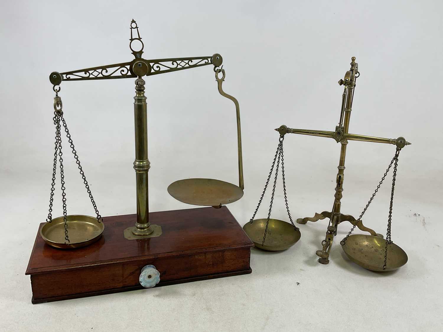 Lot 1097 - A set of Victorian brass beam scales with