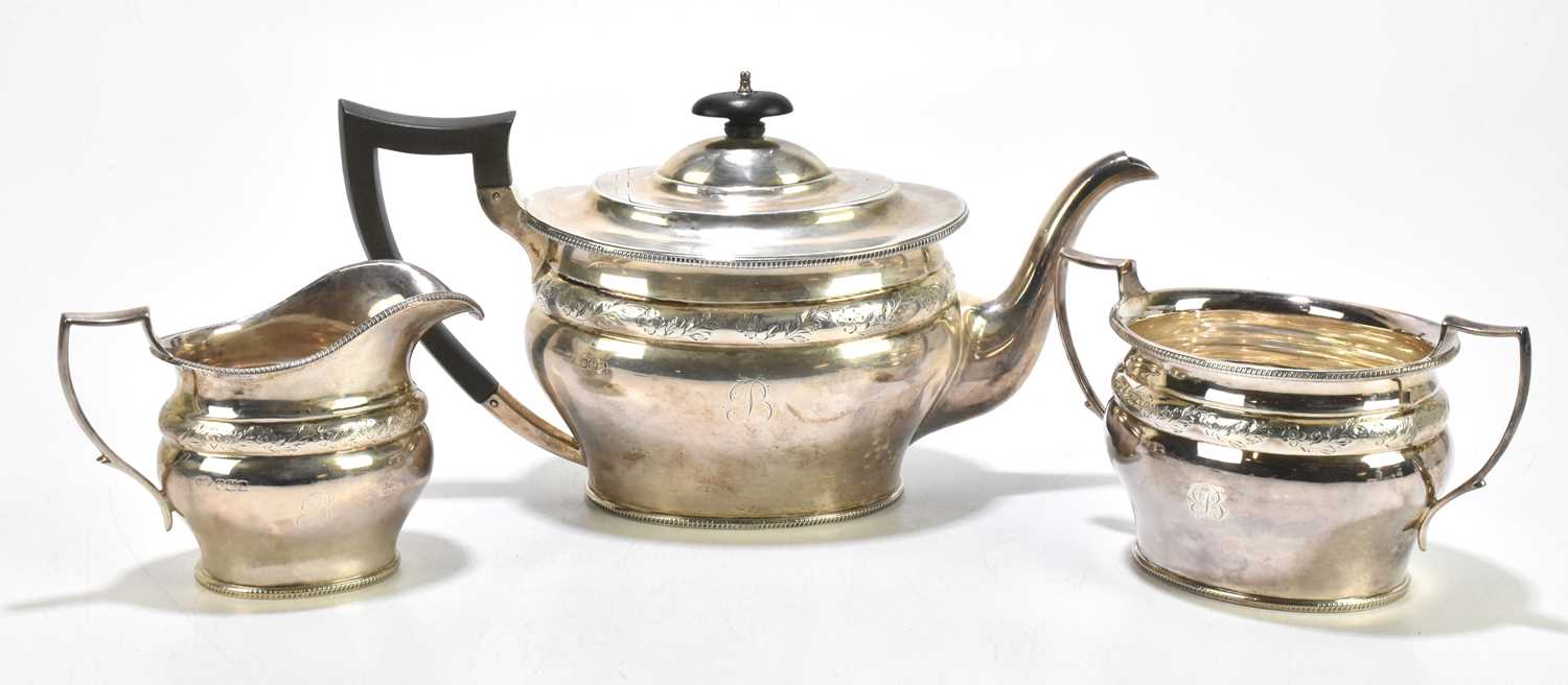 Lot 2033 - GOLDSMITHS & SILVERSMITHS COMPANY LTD; a