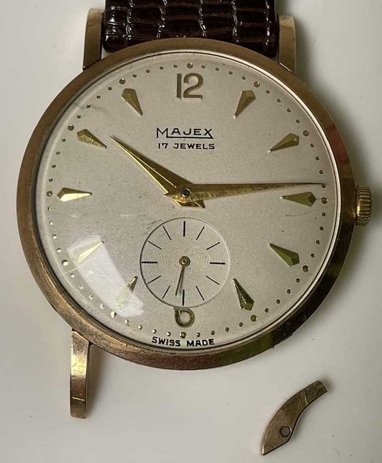 Lot 585 - MAJEX; a gentleman's vintage 9ct gold cased