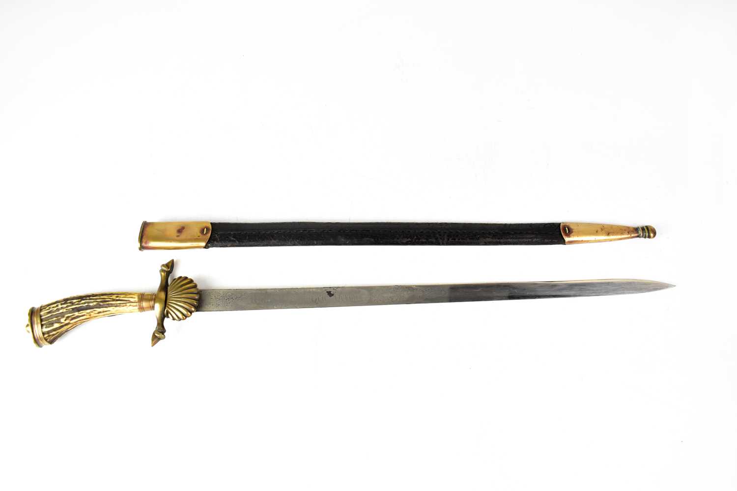 Lot 582 - A 19th century German horn-handled hunting