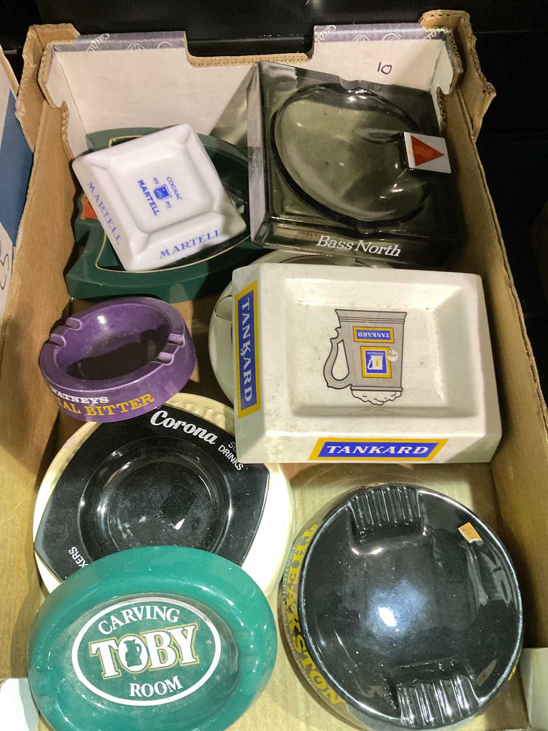 Lot 36 - A large collection of various ashtrays.