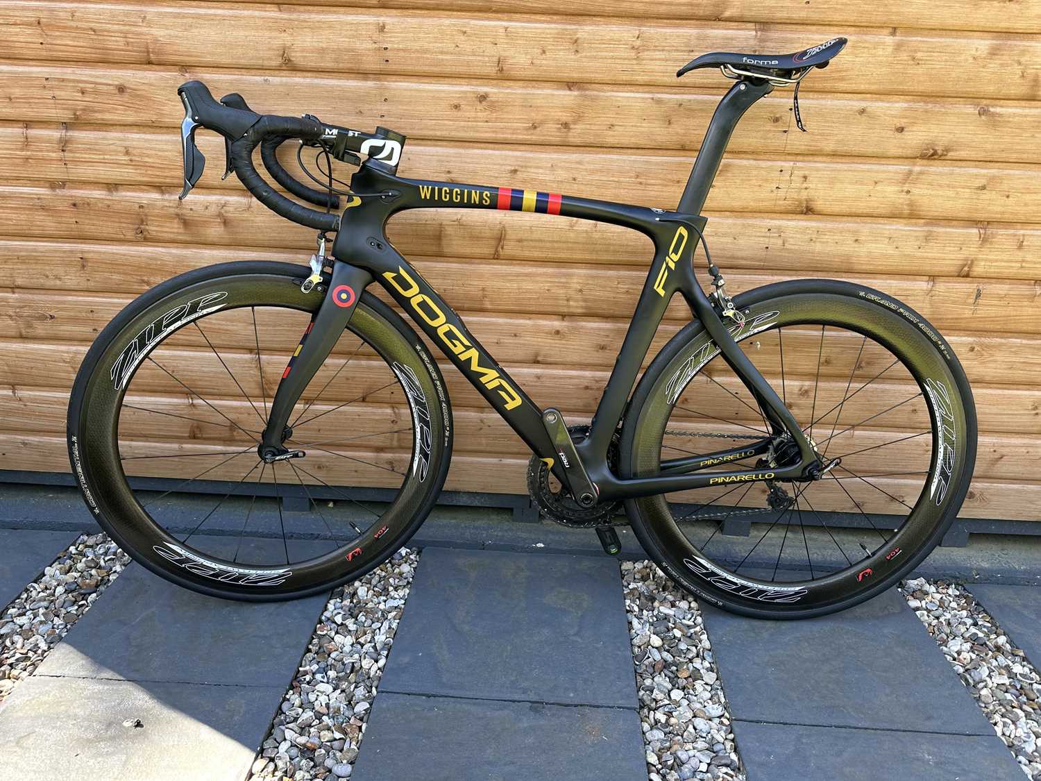 Lot 6 - 2019 Pinarello Dogma F10 Wiggins - Promo Team