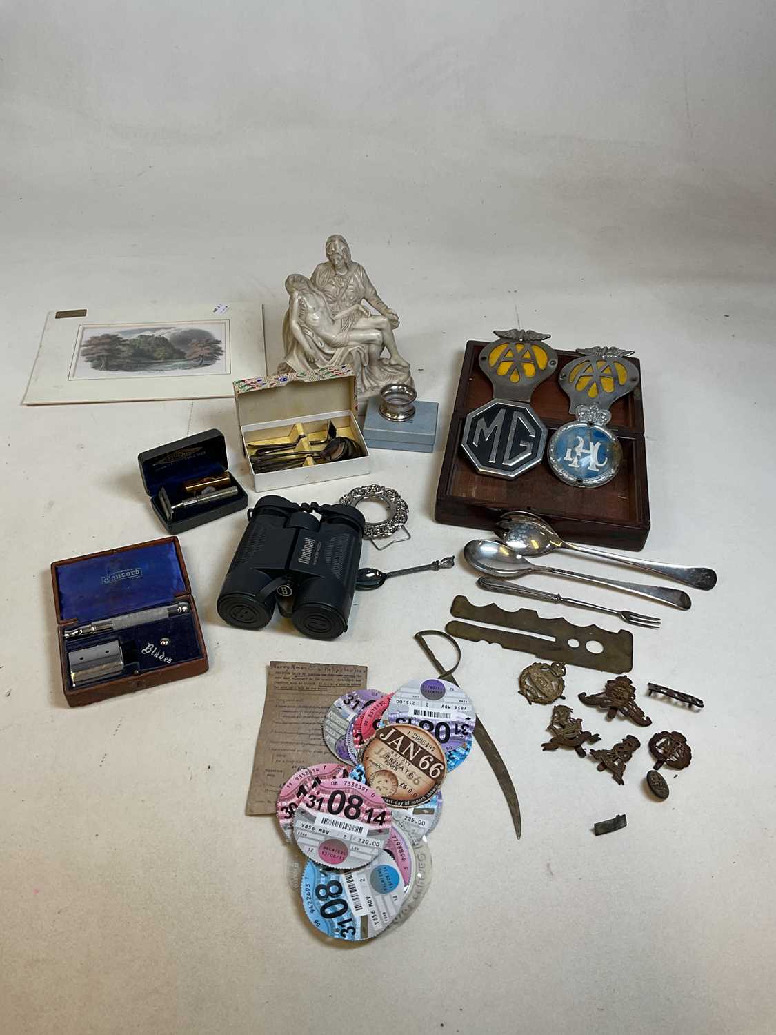 Lot 55 - A group of collectors' items including car