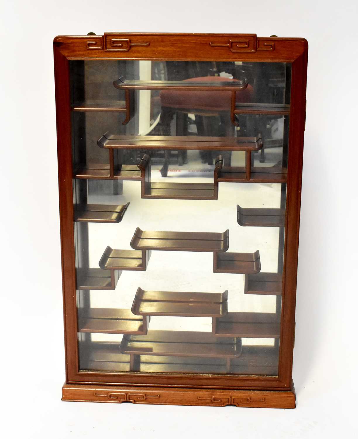 Lot 482 - A Chinese collectors'/bijouterie