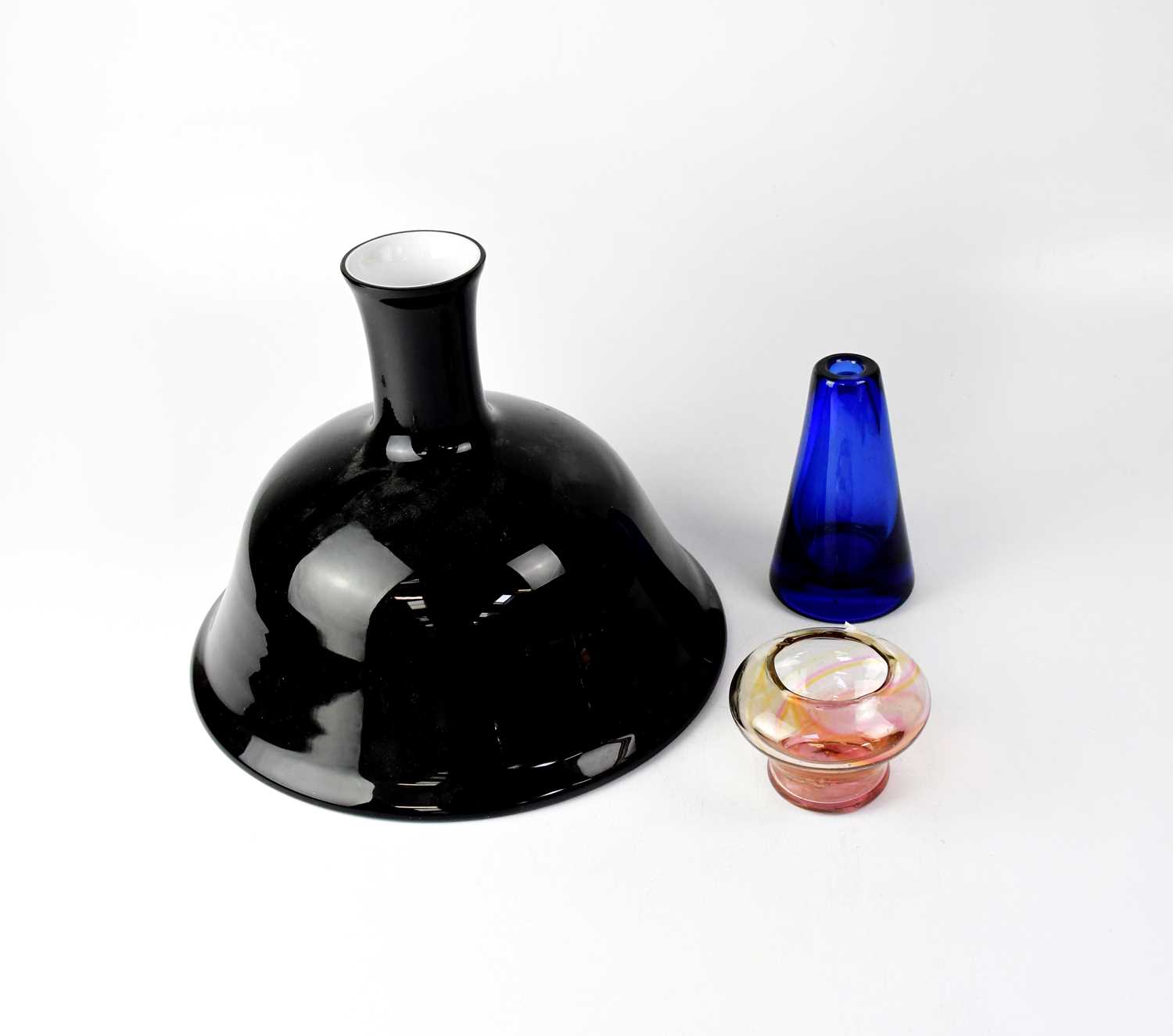 Lot 474 - A large Danish Holmegaard glass pendant