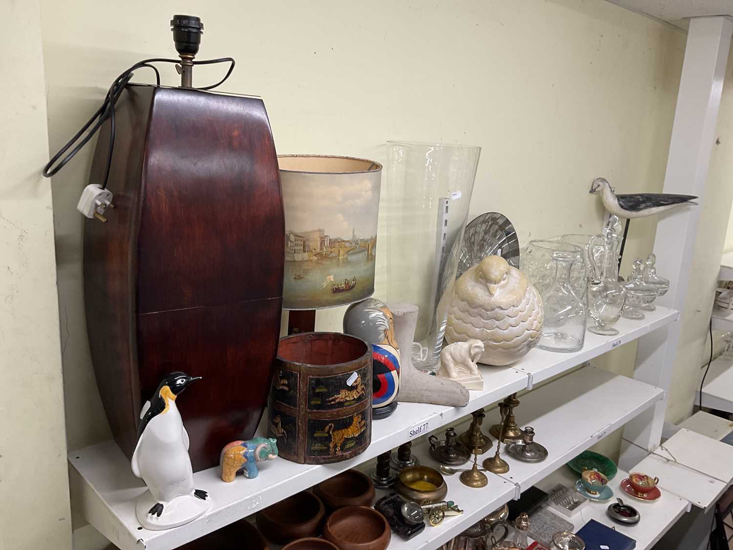 Lot 266 - A quantity of collectors' items including