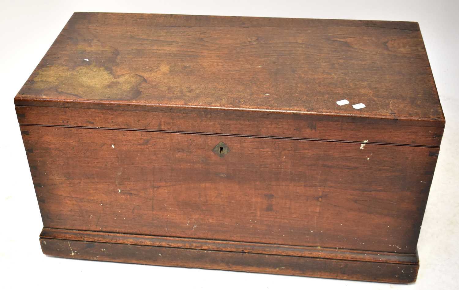 Lot 21 - A late 19th/early 20th century oak coffer of