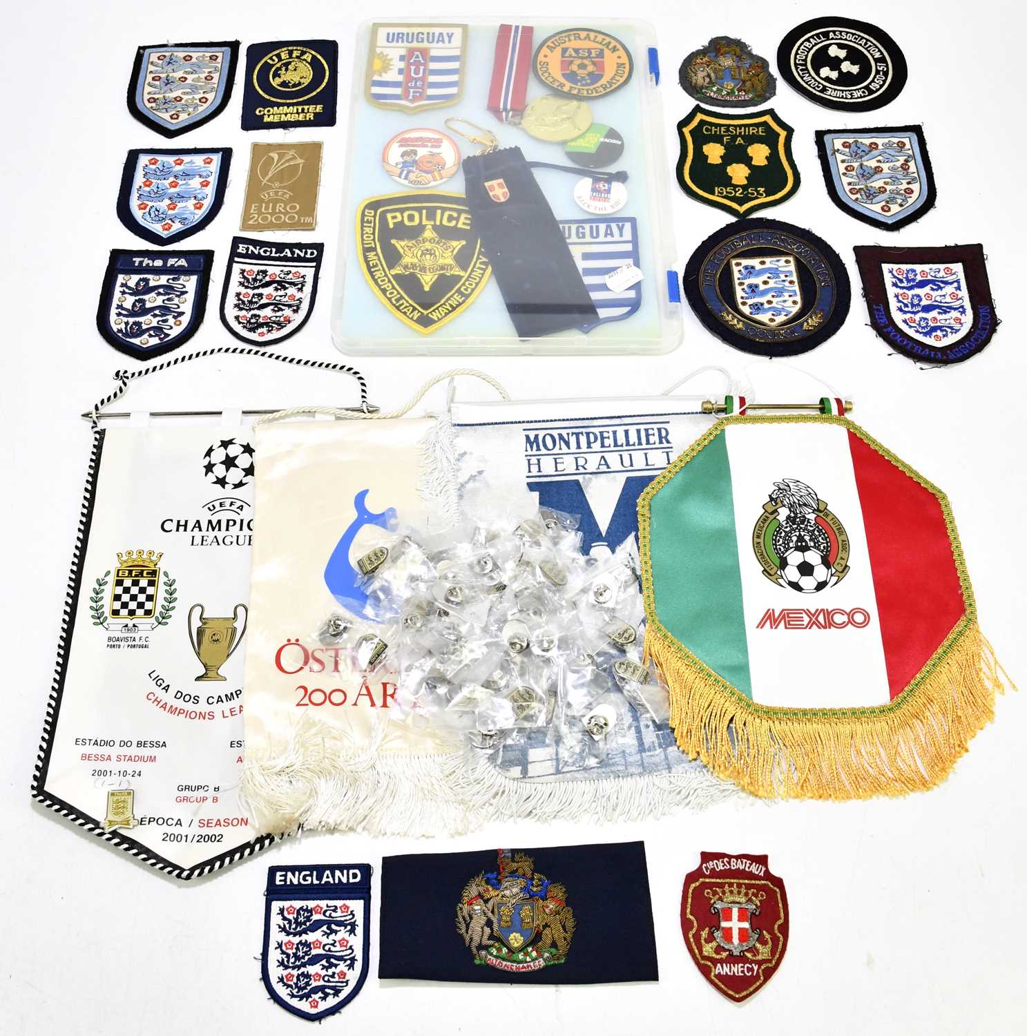 Lot 204 - FOOTBALL VARIOUS; a quantity of cloth badges,