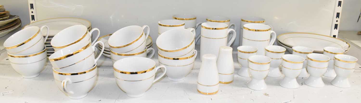 Lot 242 - A small quantity of Trade Winds tableware