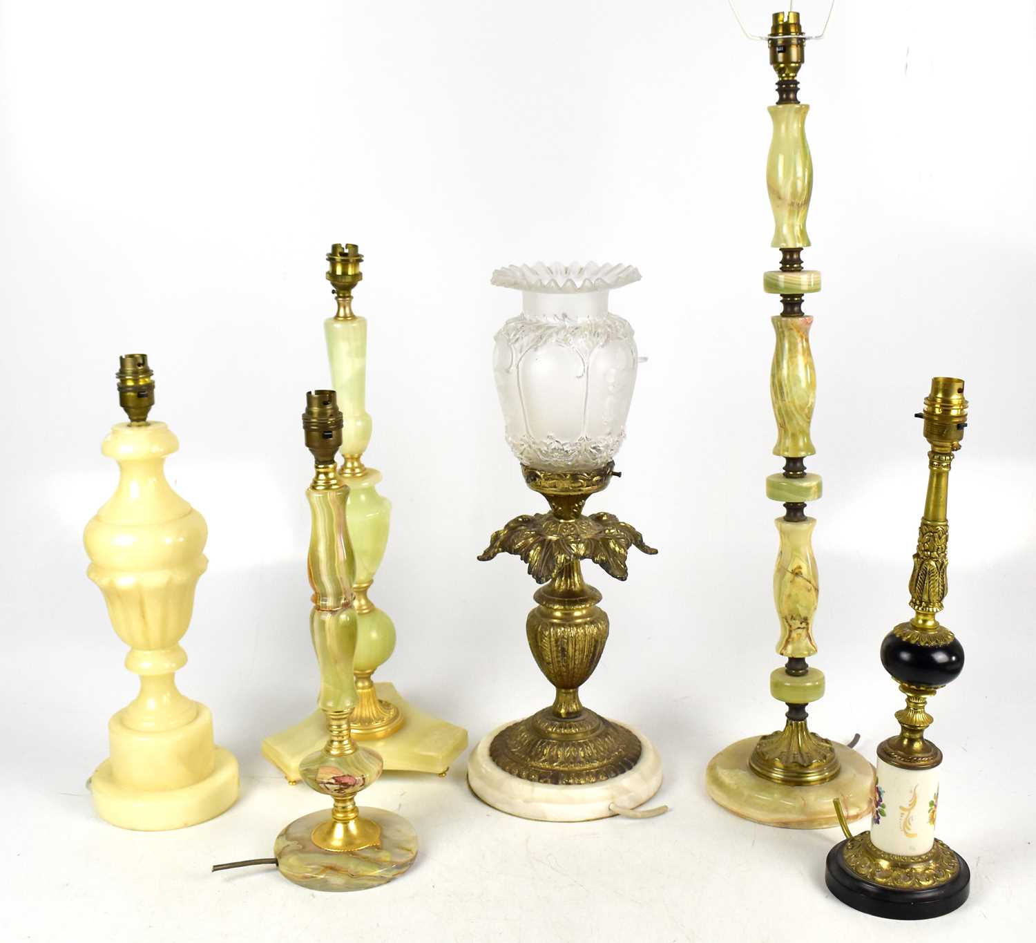 Lot 1545 - A collection of assorted table lamps