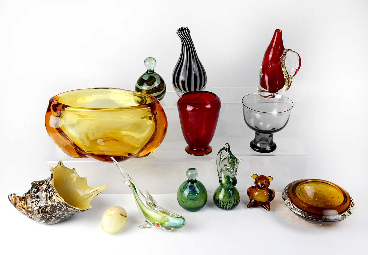 Lot 703 - A quantity of early/mid-20th century