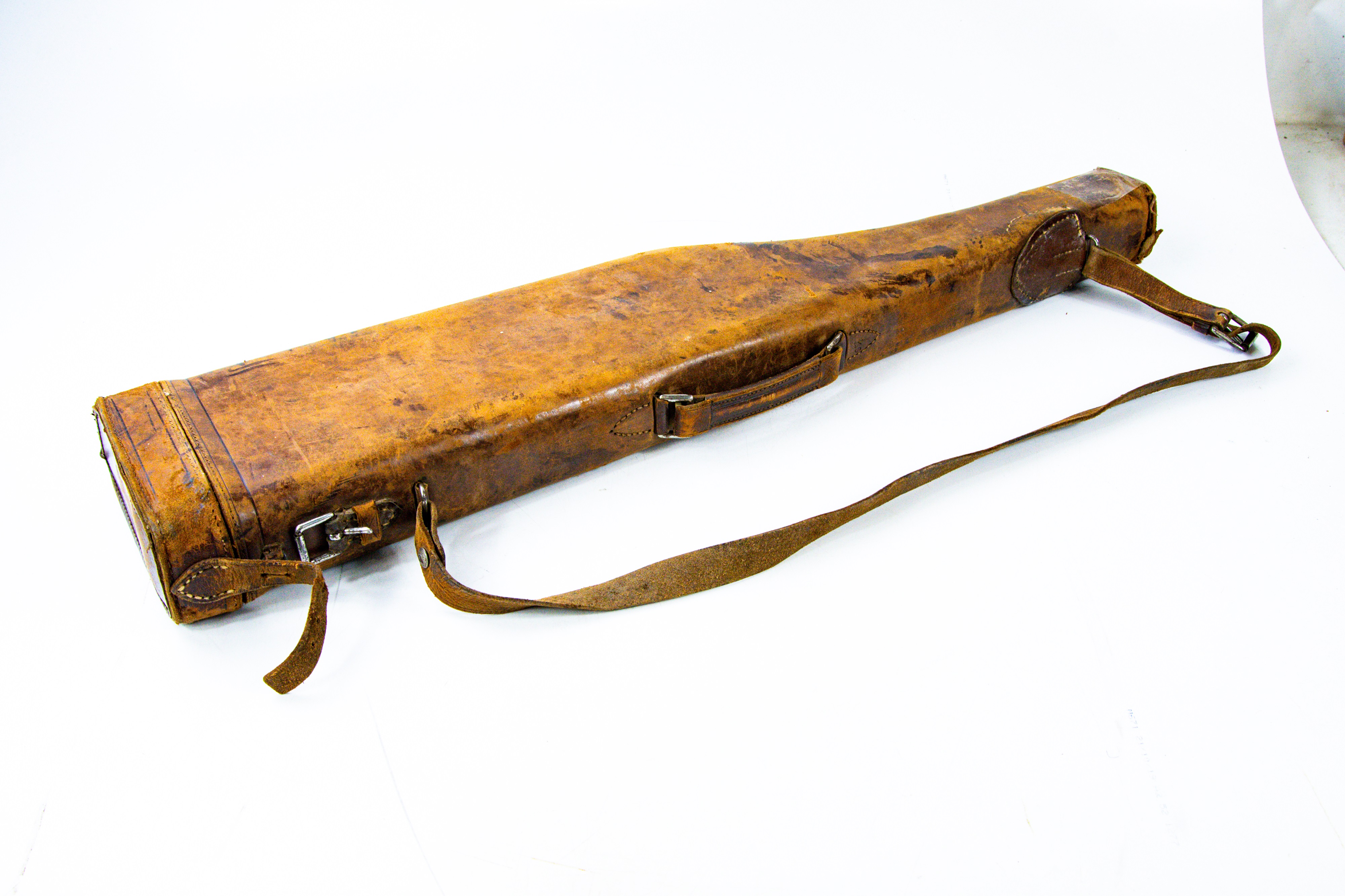 Lot 658 - A leather leg o' mutton breakdown gun case,