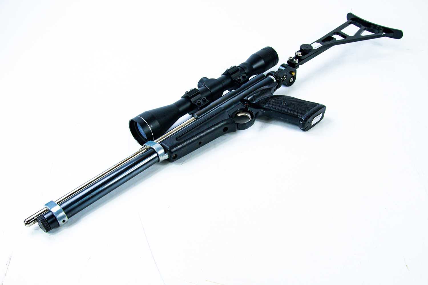Lot 531 - CROSMAN; a .177 1760 CO2 powered air pistol,