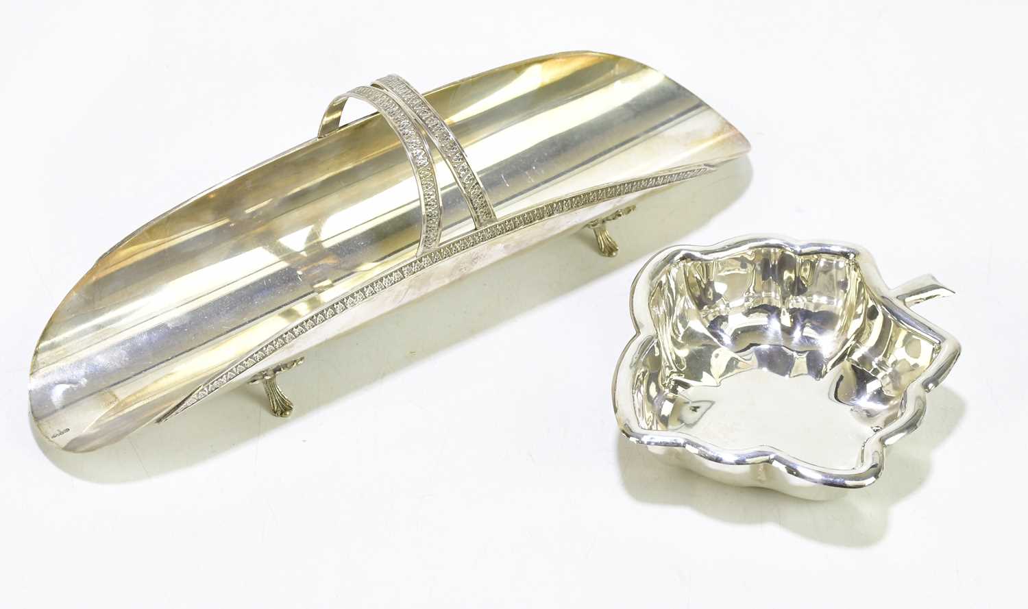 Lot 1096 - A Continental 800 grade silver basket with