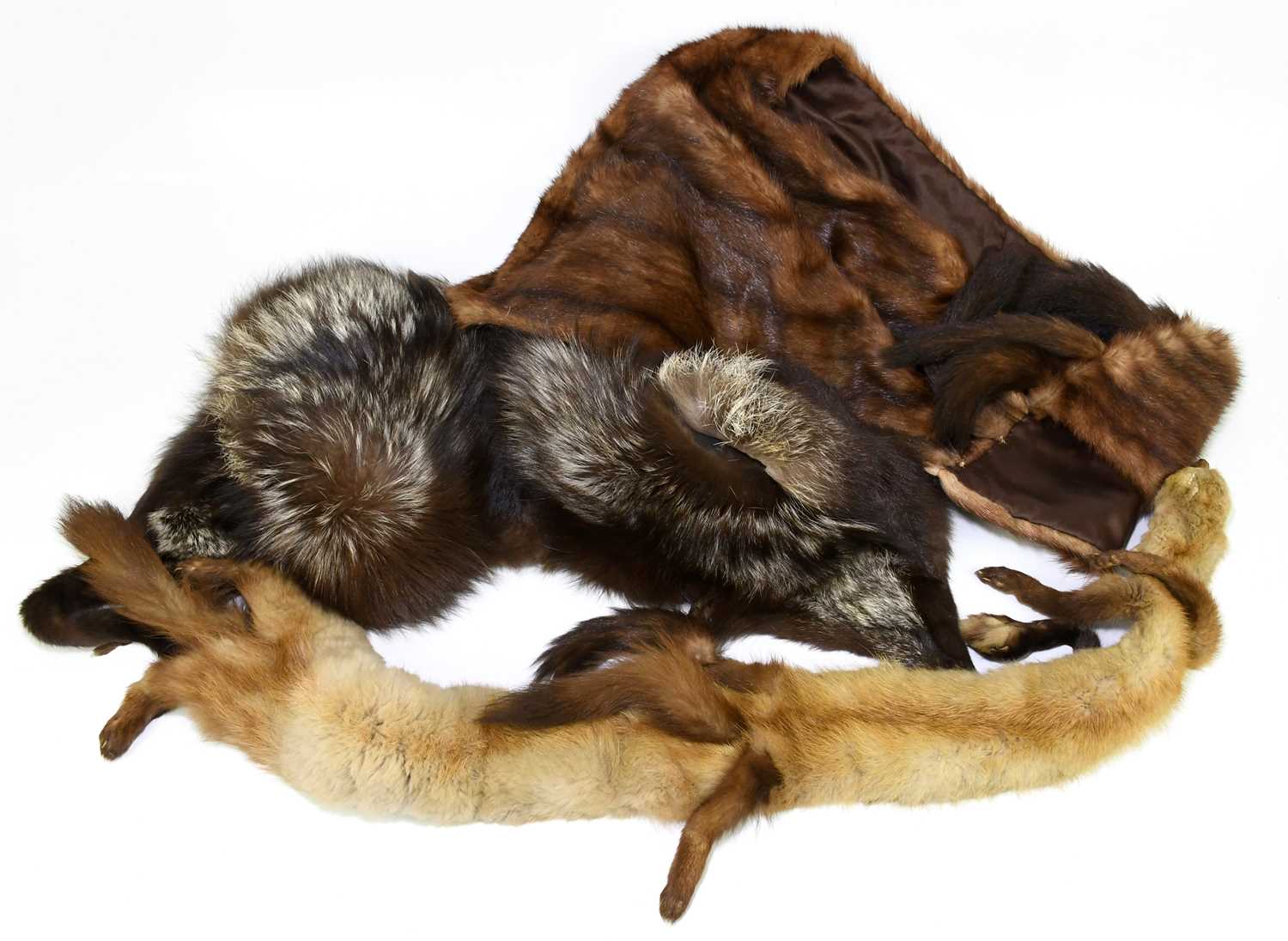 Lot 2573 - A fox fur and mink stole and collar.