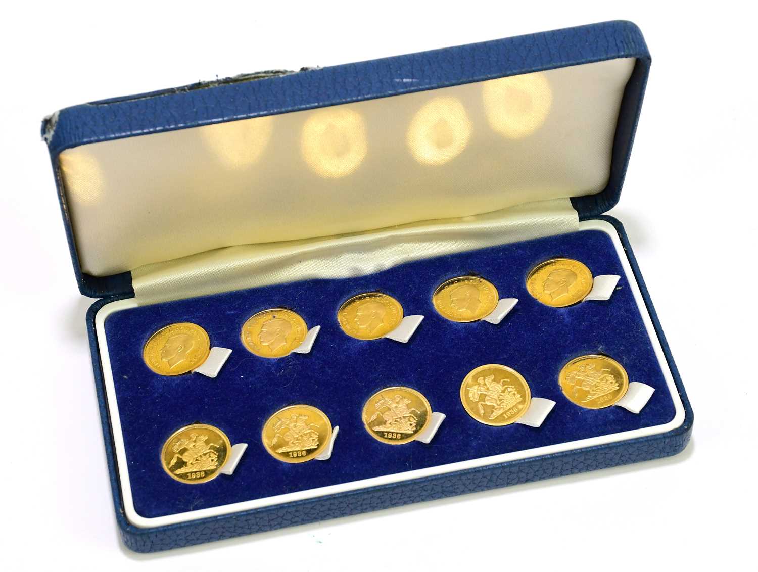 Lot 1480 - A collection of ten King Edward VIII 9ct