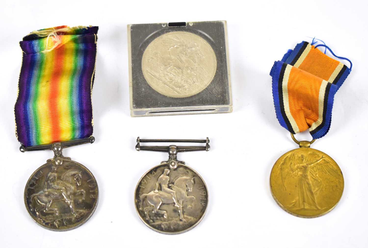 Lot 373 - A WWI medal duo comprising the 1914-1918 War