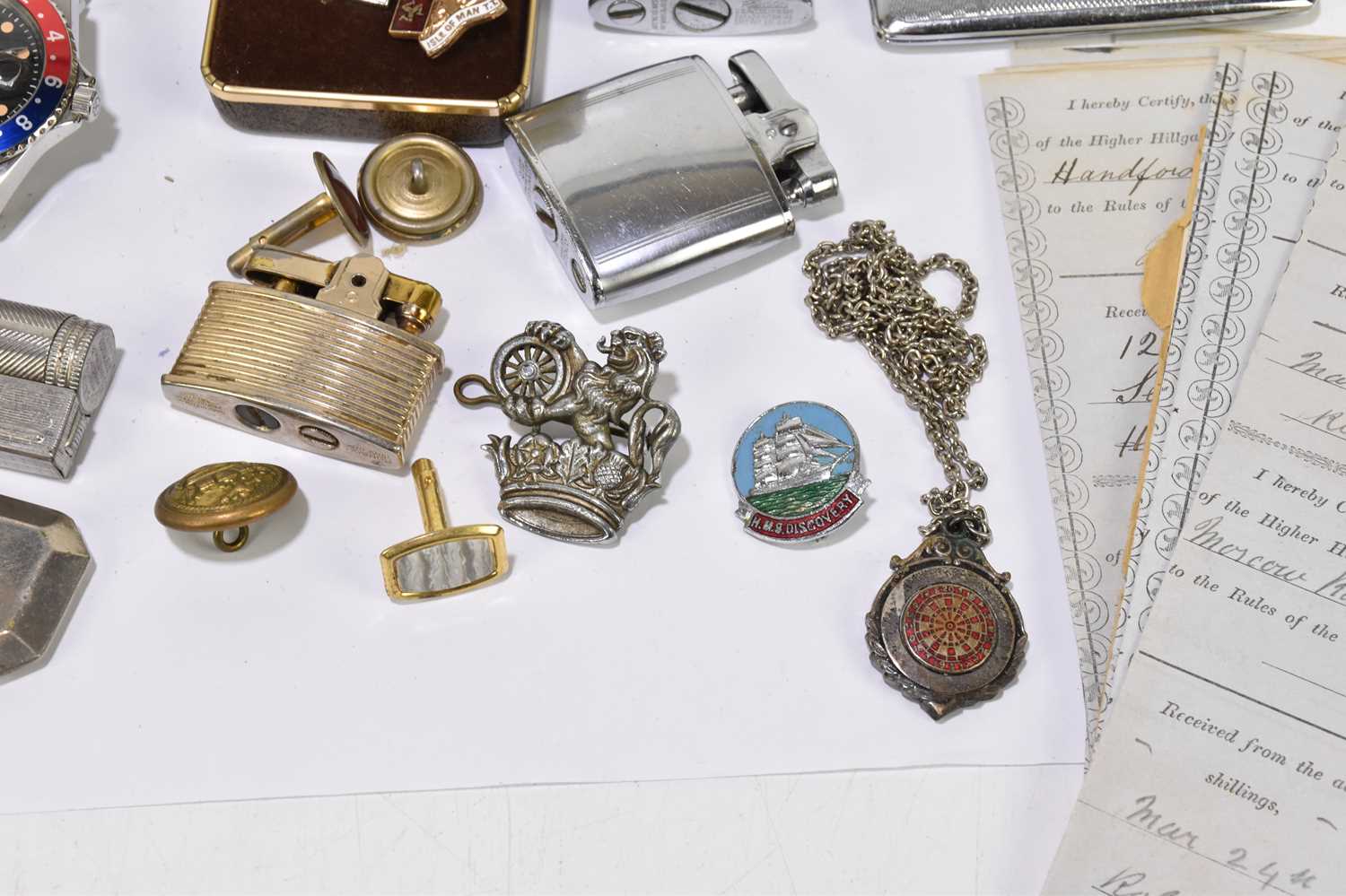 Lot 113 - A small quantity of collectors' items