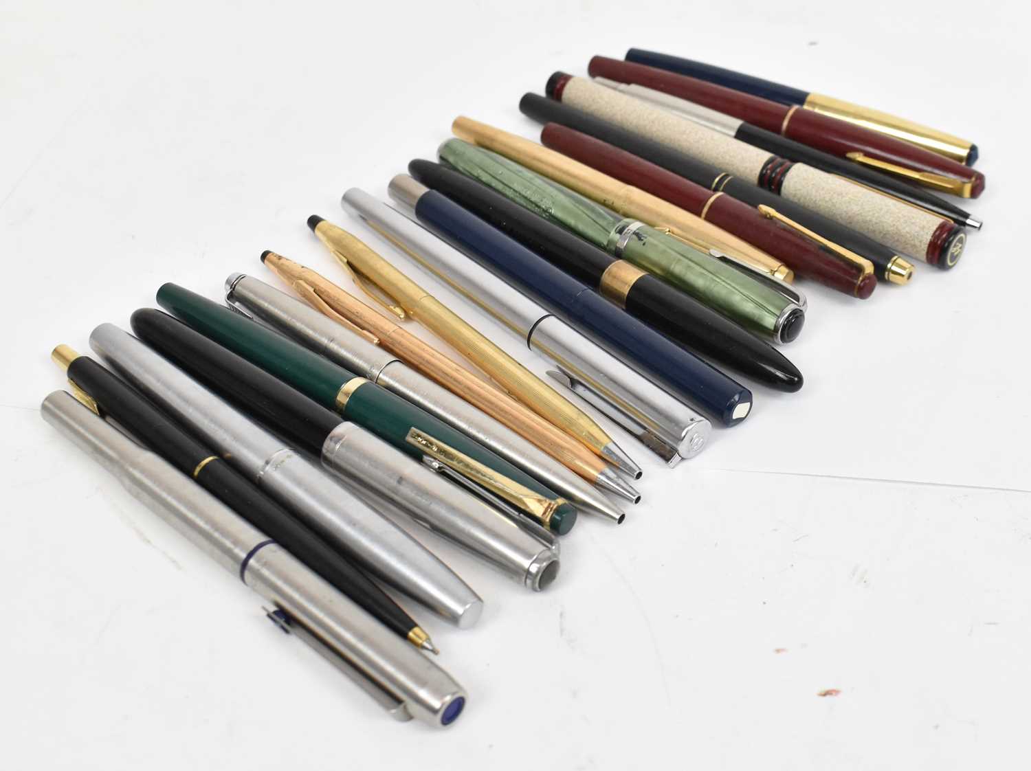 Lot 249 - A collection of fountain and other pens