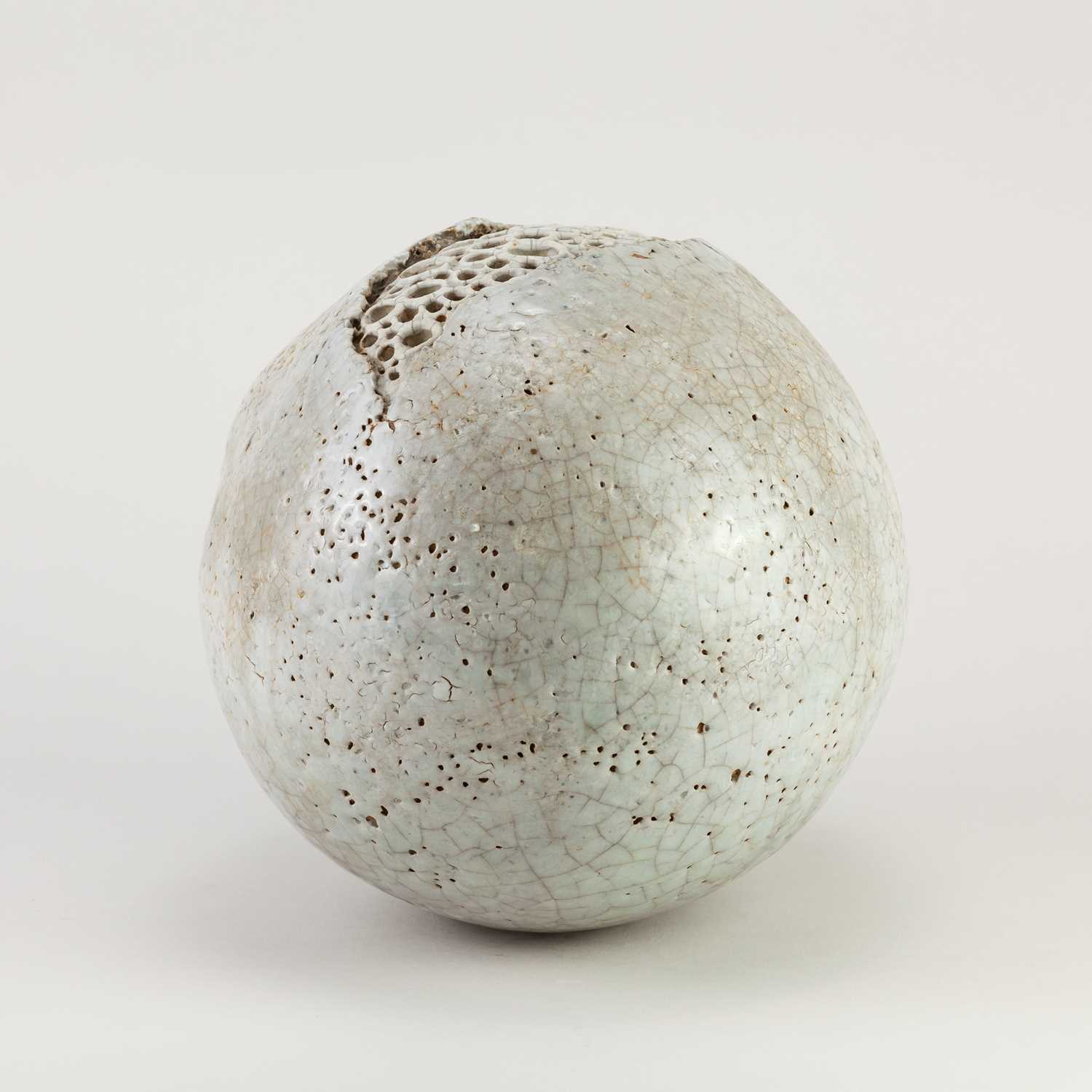 Lot 75 - ALAN WALLWORK (1931-2019); a large stoneware