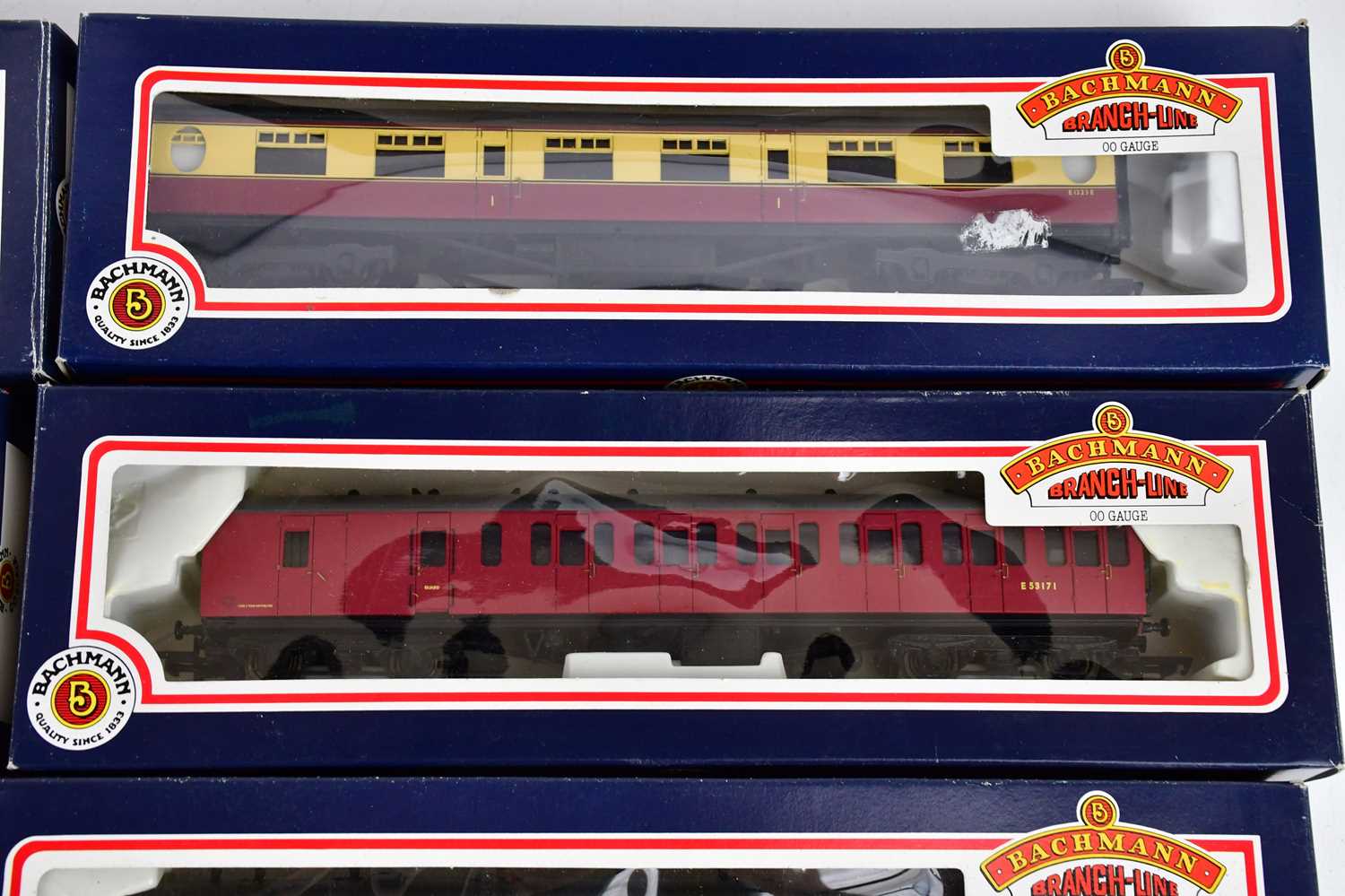 Lot 230 - BACHMANN; seven boxed OO gauge carriages.