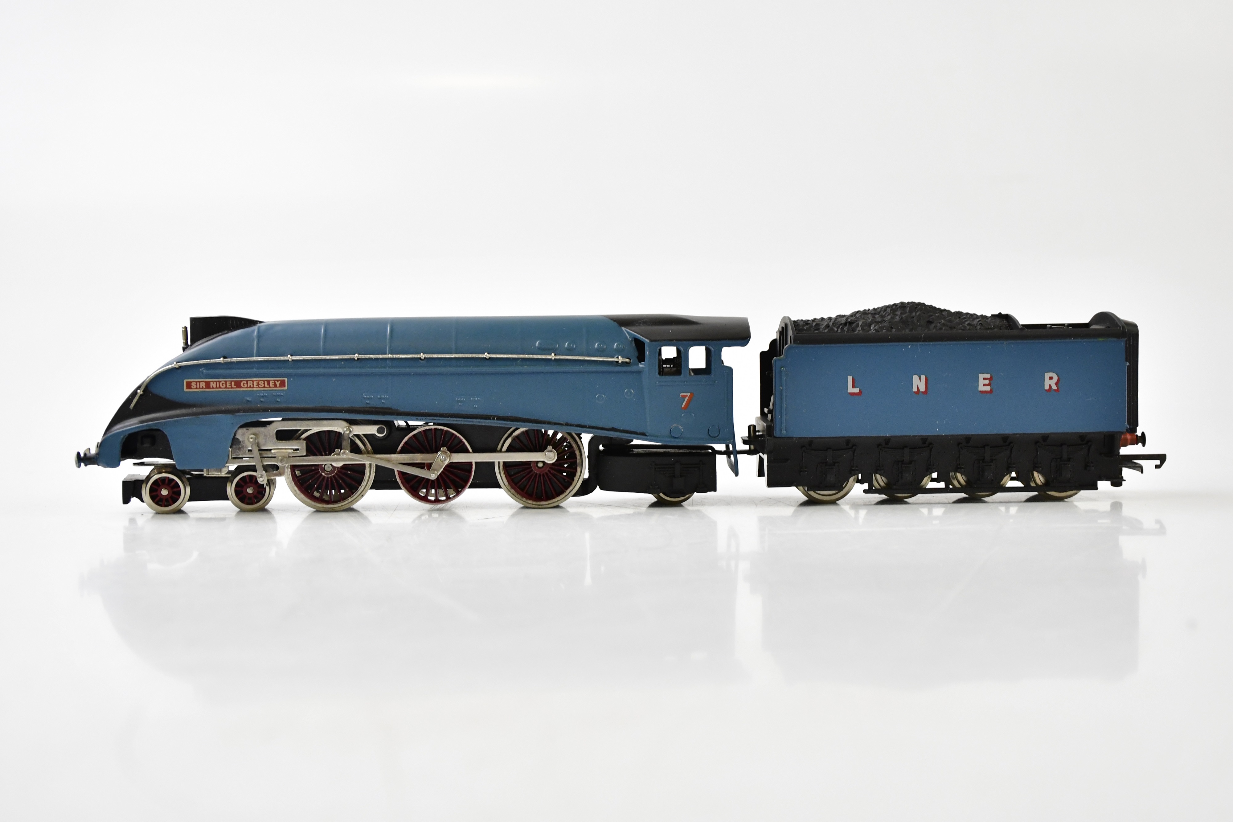 Lot 160 - WRENN; a boxed OO-HO gauge locomotive and