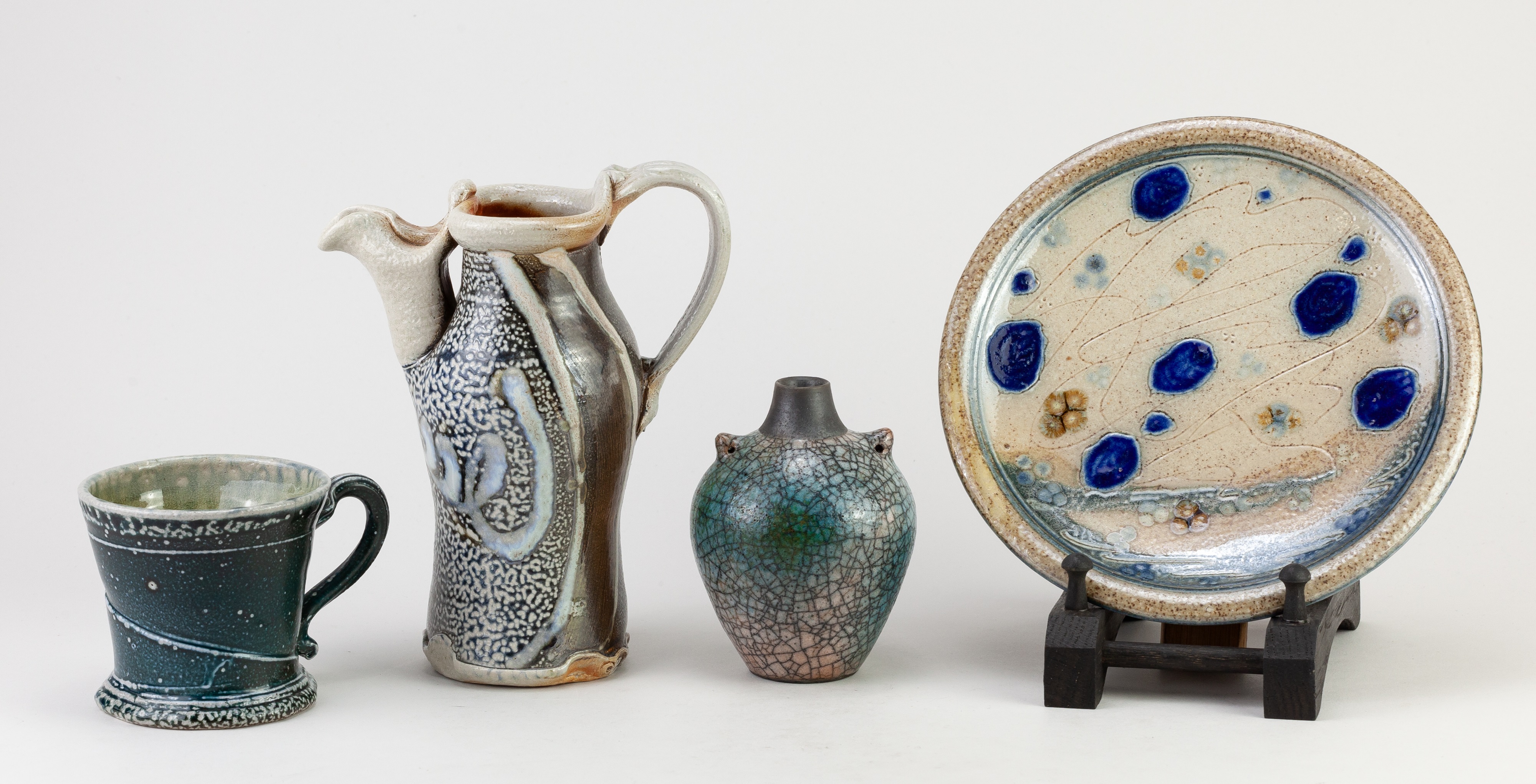 Lot 689 - RUTHANNE TUDBALL (born 1948); a stoneware