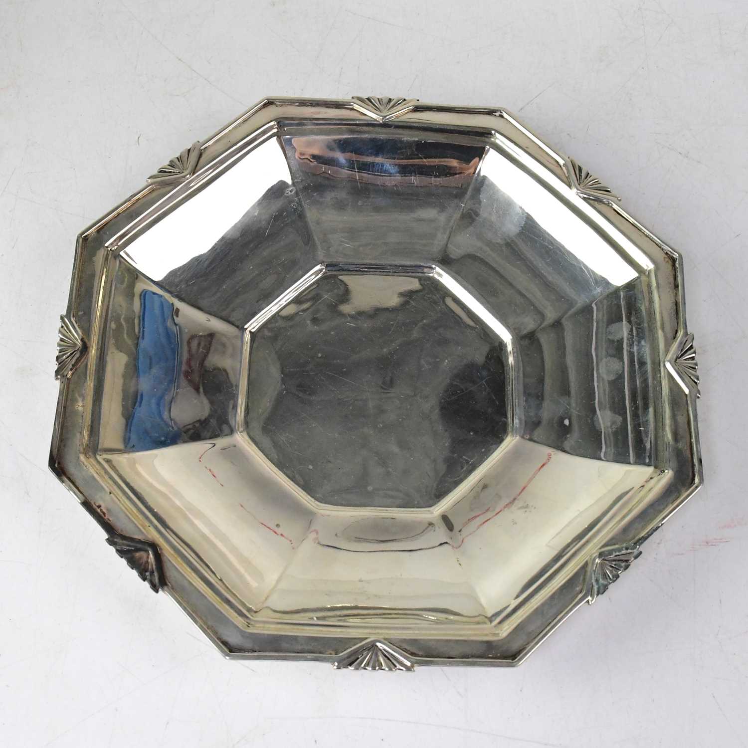 Lot 727 - JOSEPH WALTON & CO; a George V hallmarked