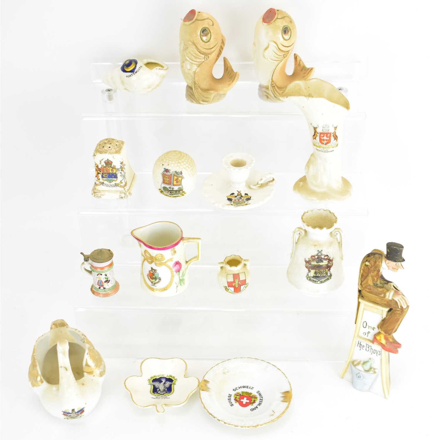 Lot 224 - Fifteen items of mixed porcelain crested