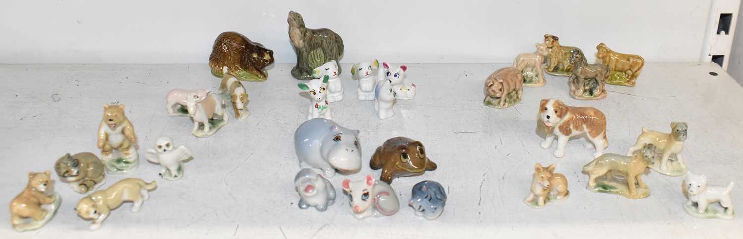 Lot 399 - WADE; a part set of Minikins miniatures page
