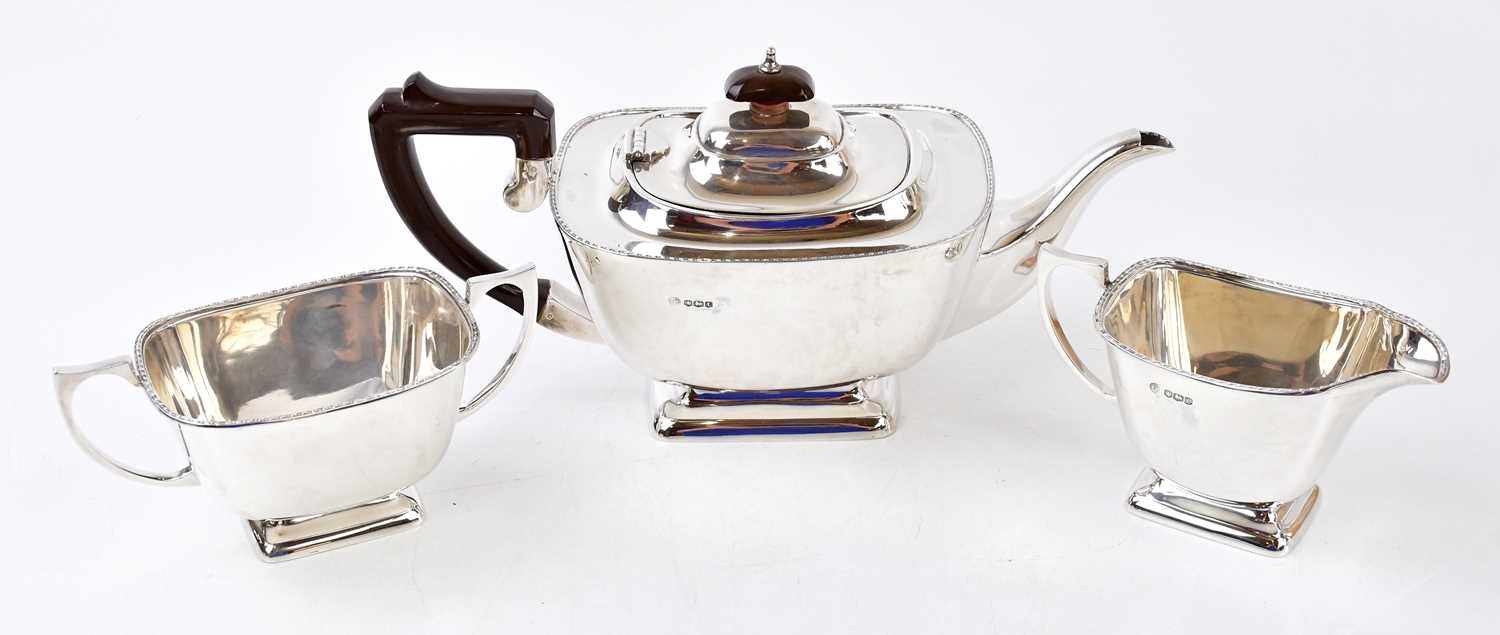 Lot 1045 - FRANCIS HOWARD LTD; a George VI hallmarked