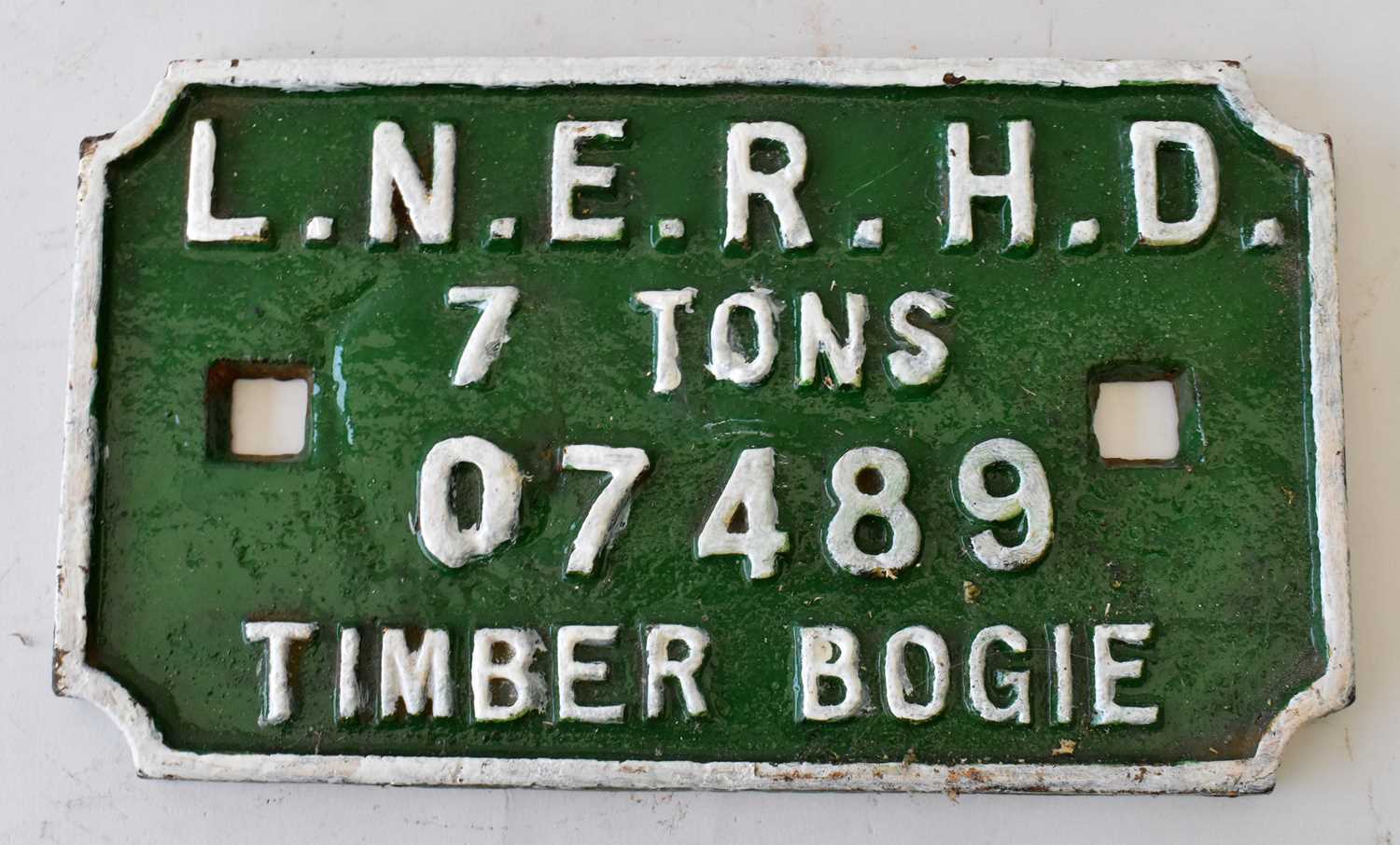 Lot 64 - RAILWAYANA; wagon plate, LNER HD 7 Tons 07489