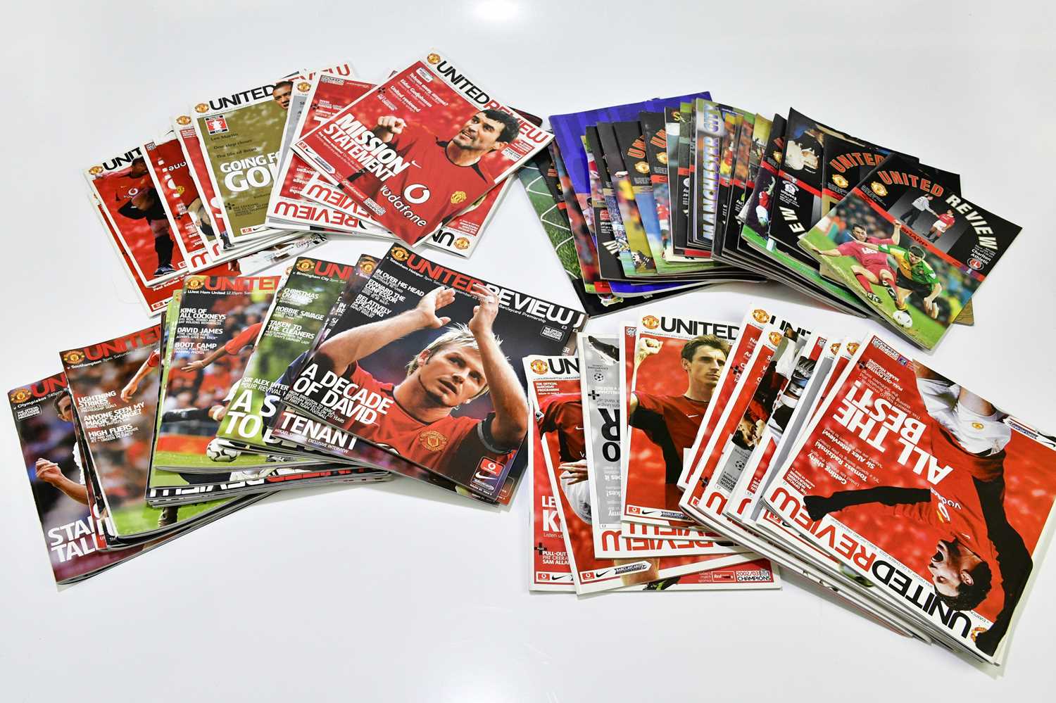 Lot 1240 - MANCHESTER UNITED; a huge collection of