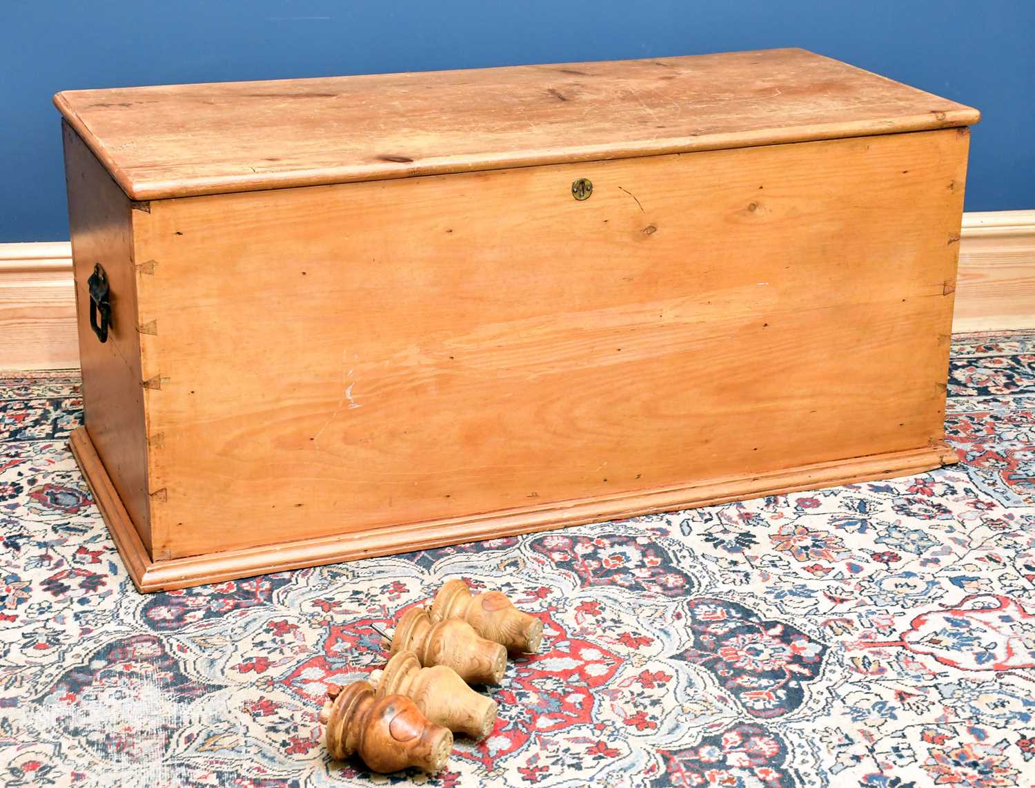Lot 2442 - A pine blanket box, with handles either