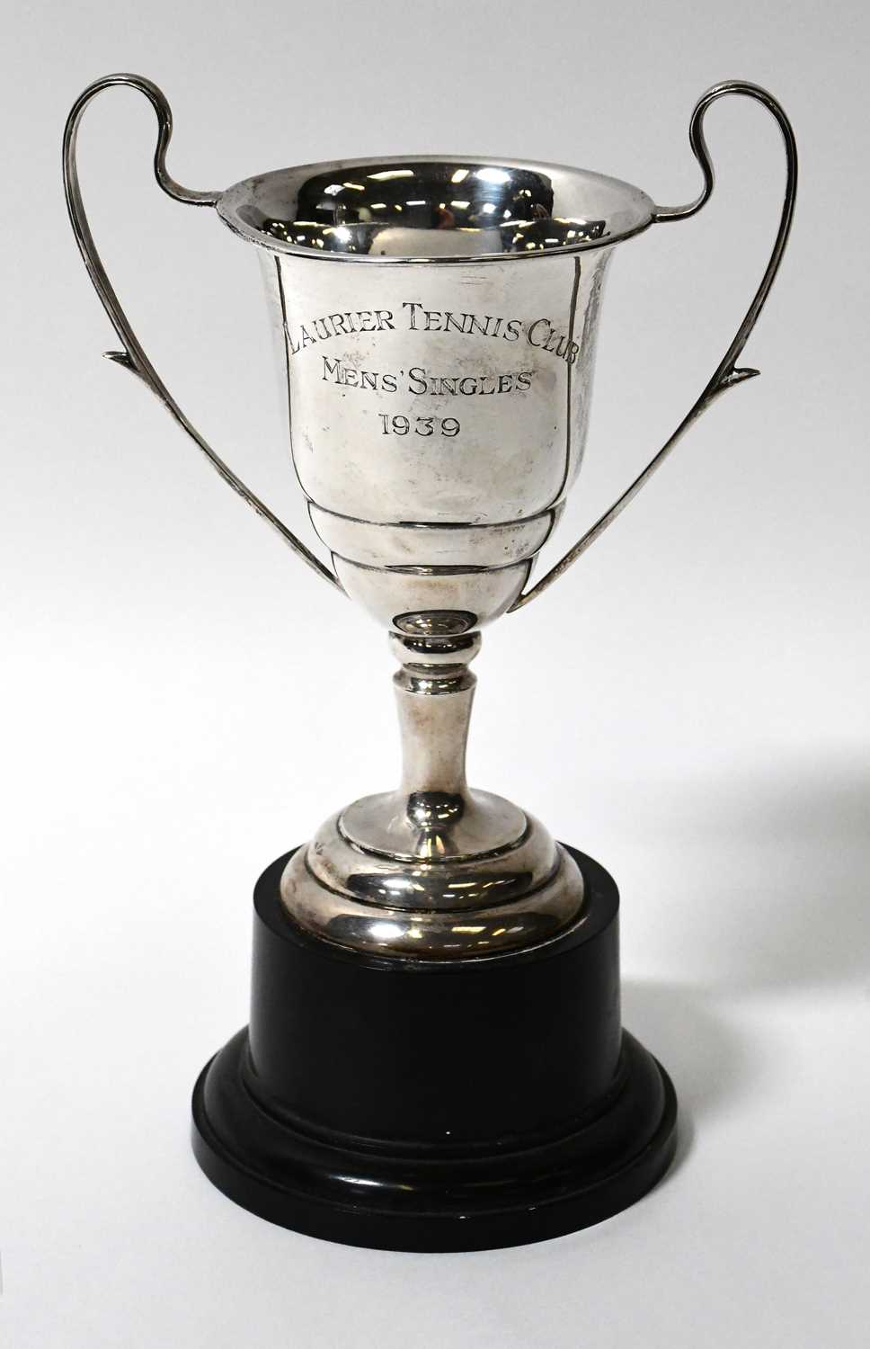 Lot 582 - A George VI hallmarked silver trophy cup on