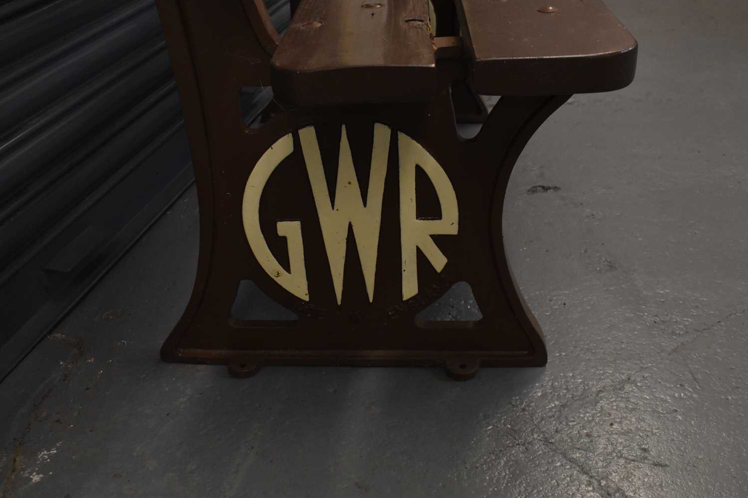 Lot 1 - RAILWAYANA; a GWR platform bench with cast