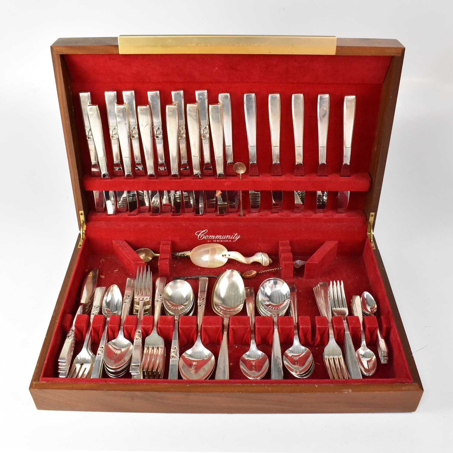 Lot 758 - A cased set of 'Community' plated flatware