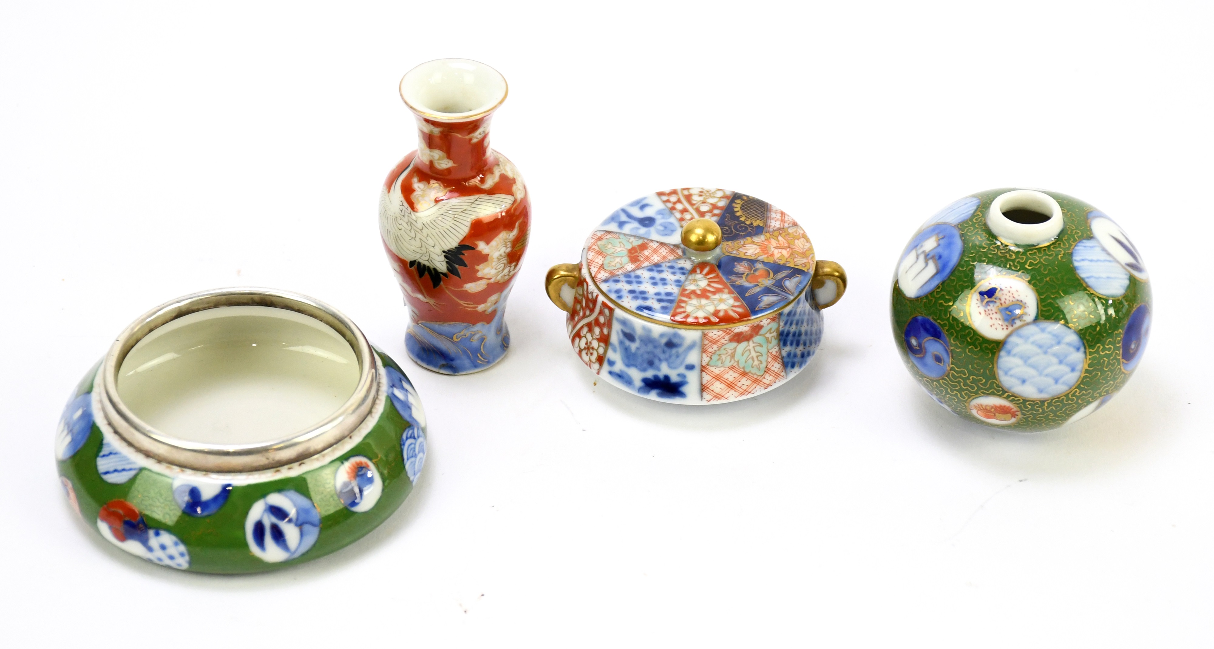 Lot 556 - Four pieces of Japanese Fukagawa miniature