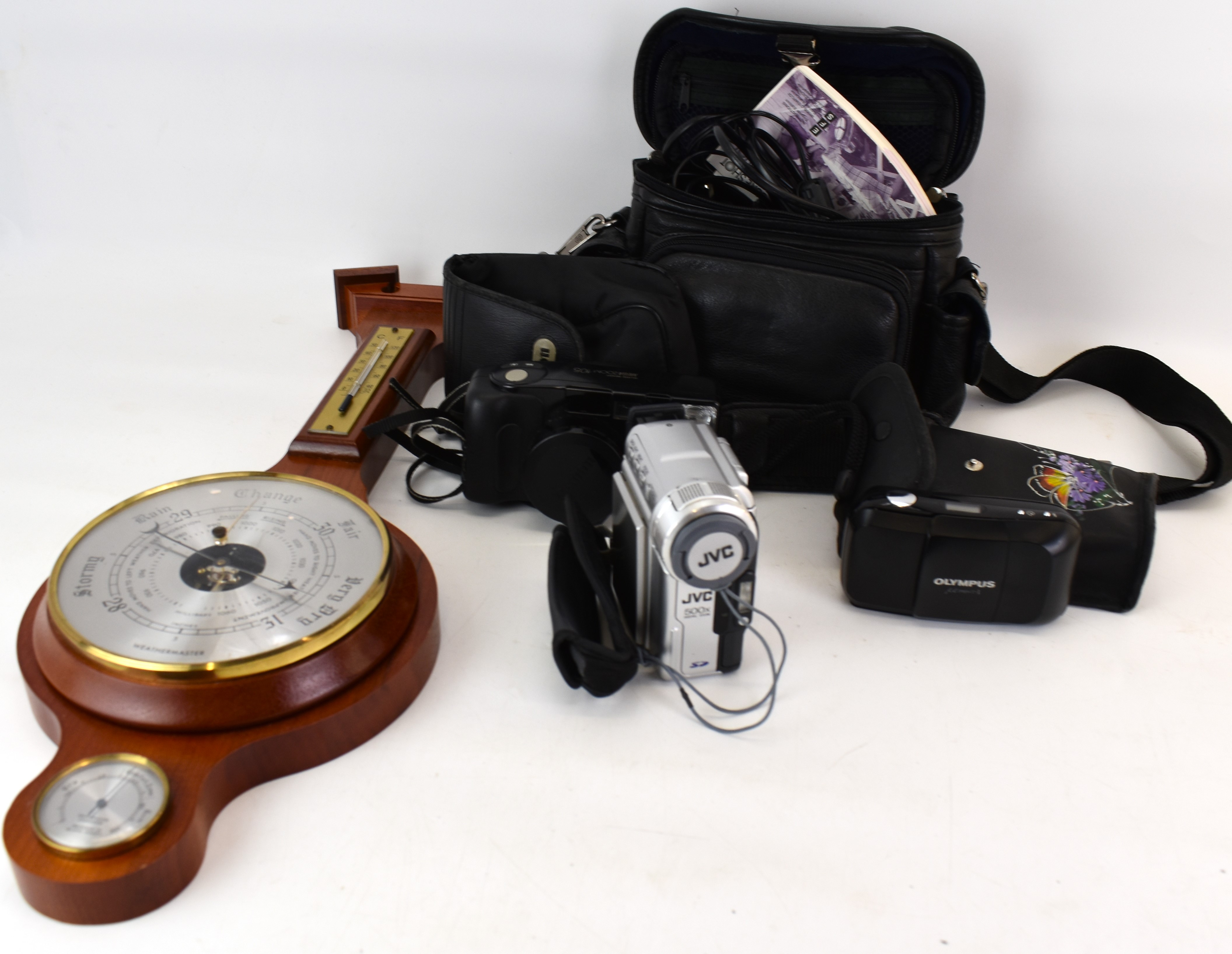 Lot 183 - A modern 'Weathermaster' barometer and