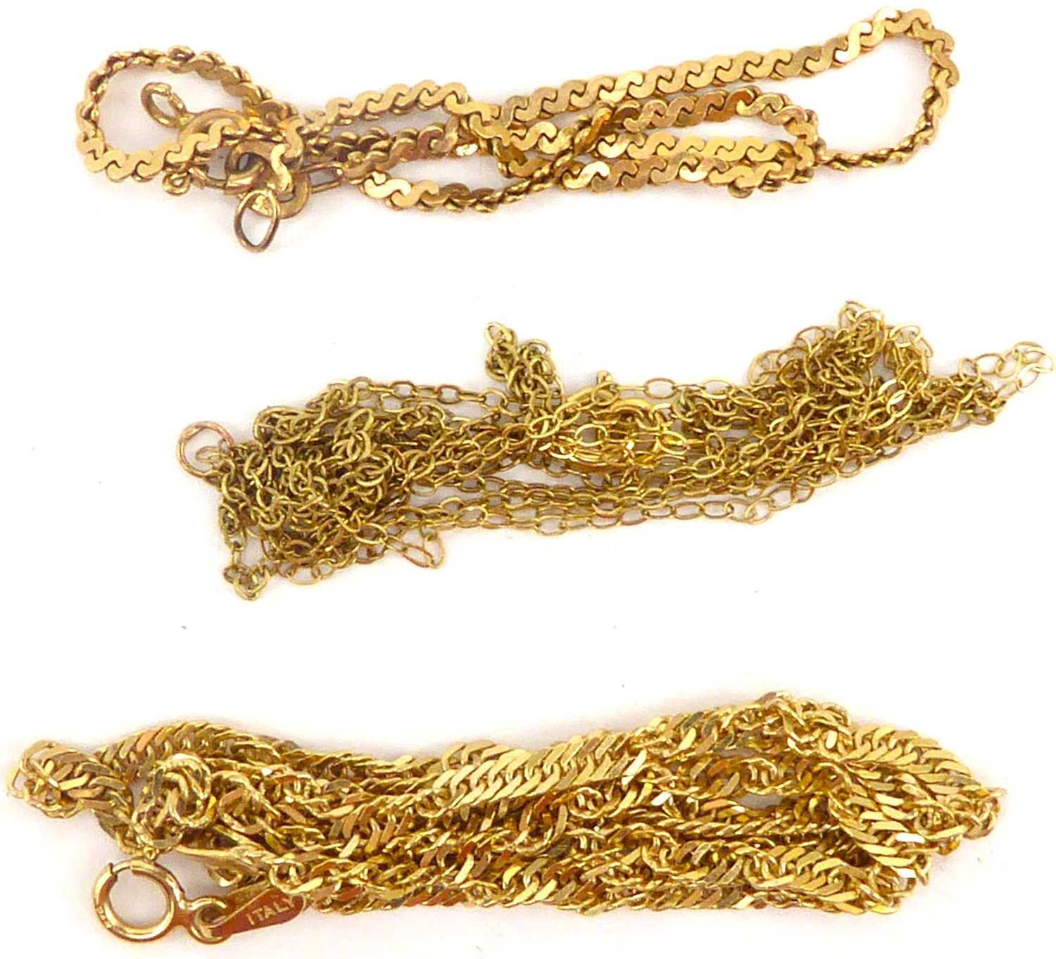Lot 1081 - Three 9ct gold dainty necklaces, lengths