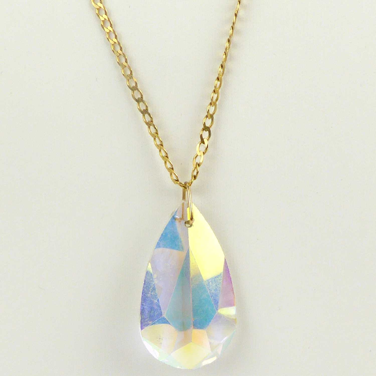 Lot 1086 - A 9ct gold dainty flat curb necklace with