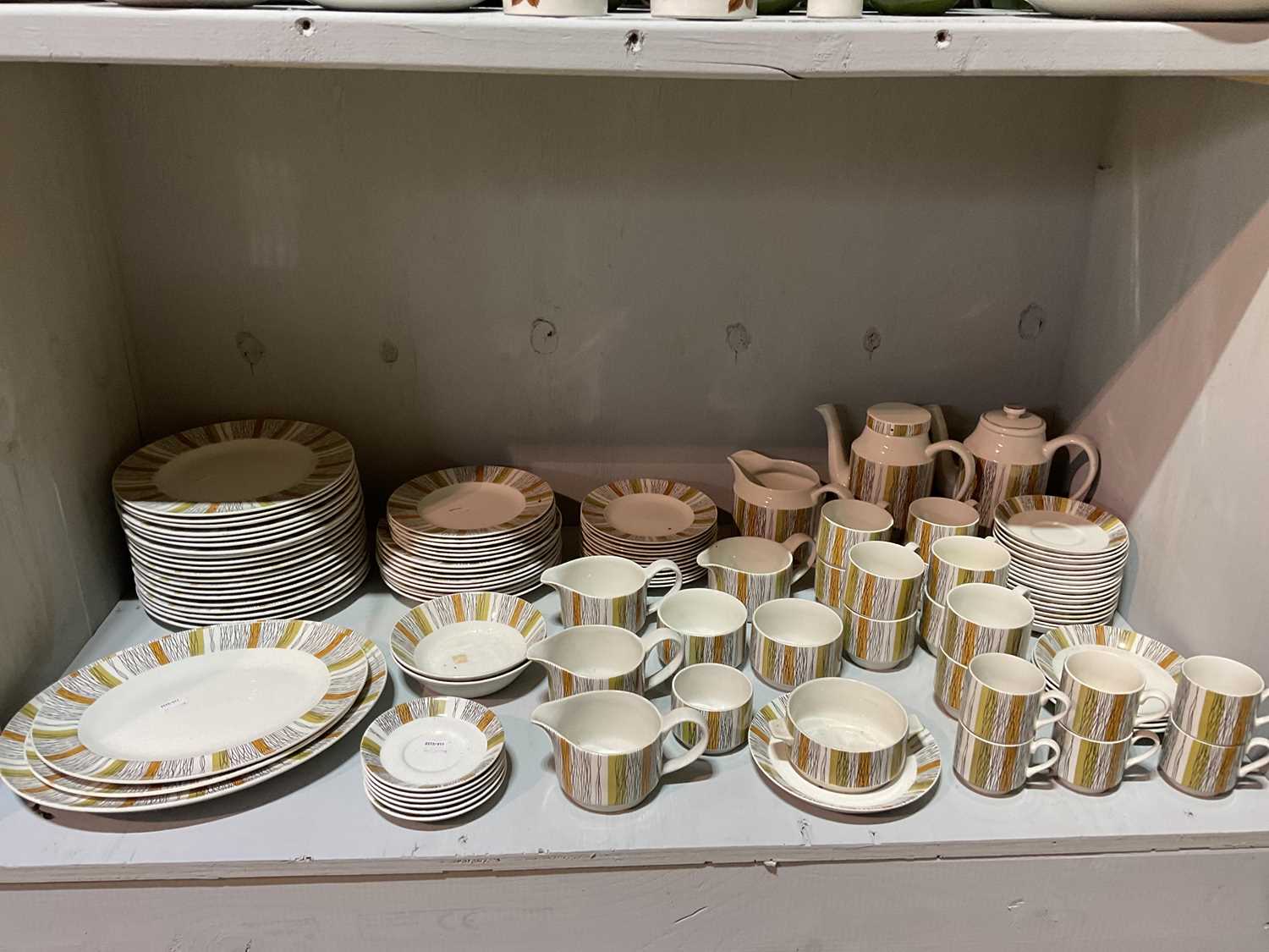 Lot 174 - MIDWINTER; a quantity of 'Sienna' pattern